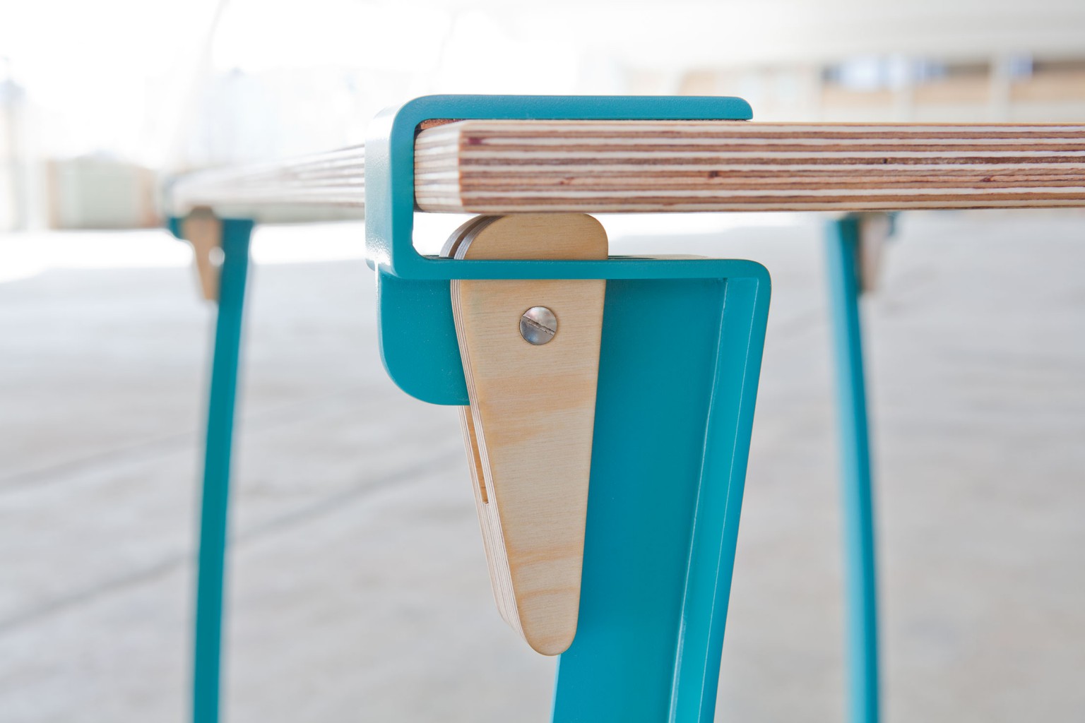 Instant Table - why the friday Innenarchitektur + Produktgestaltung