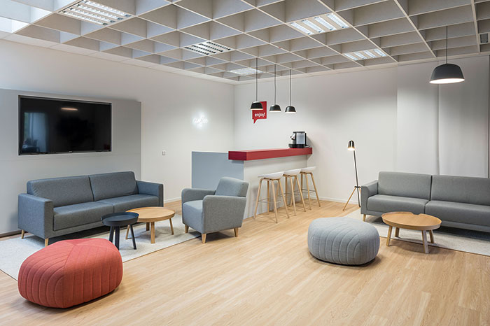 AGT International - why the friday Innenarchitektur + Produktgestaltung